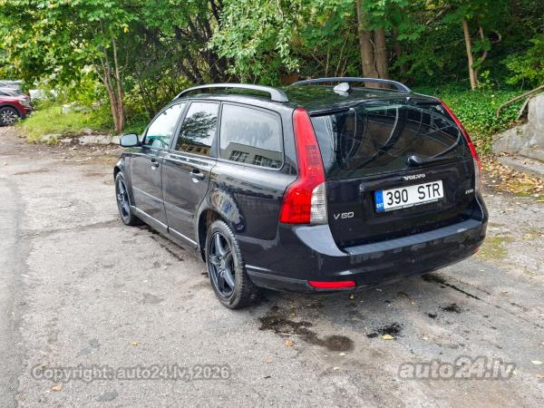 Melns Volvo V50 2008 Tallina, ar dzinēja tilpumu 2.00 L un nobraukumu 236 tūkst. km par 4899 €, foto 7 vietnē AUTOMOTO.COM.LV