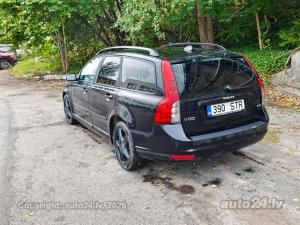 Черный Вольво В50 2008 в Таллин, объемом двигателя 2.00 л и пробегом 236 тыс. км за 4899 €, фото 7 на AUTOMOTO.COM.LV