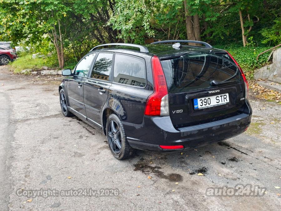 Черный Вольво В50 2008 в Таллин, объемом двигателя 2.00 л и пробегом 236 тыс. км за 4899 €, фото 7 на AUTOMOTO.COM.LV
