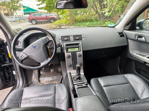 Melns Volvo V50 2008 Tallina, ar dzinēja tilpumu 2.00 L un nobraukumu 236 tūkst. km par 4899 €, foto 9 vietnē AUTOMOTO.COM.LV