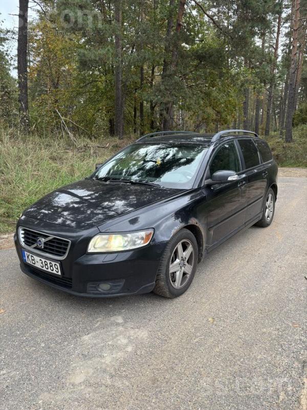 Black Volvo V50 2008 in Riga, with an engine capacity of 2.40 L and mileage of 478 thousand km for 1000 €, photo 3 on AUTOMOTO.COM.LV