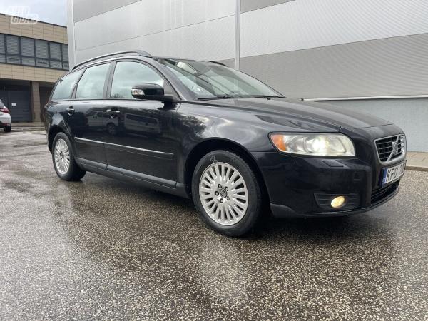 Volvo V50 2008 Viļņa vietnē Melns Volvo V50 2008 Viļņa, ar dzinēja tilpumu 2.00 L un nobraukumu 0 tūkst. km par 1750 €, foto 3 vietnē AUTOMOTO.COM.LV