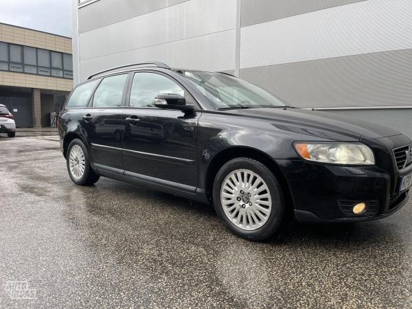 Volvo V50 2008 Viļņa vietnē Melns Volvo V50 2008 Viļņa, ar dzinēja tilpumu 2.00 L un nobraukumu 0 tūkst. km par 1750 €, foto 4 vietnē AUTOMOTO.COM.LV