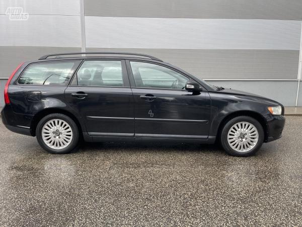 Volvo V50 2008 Viļņa vietnē Melns Volvo V50 2008 Viļņa, ar dzinēja tilpumu 2.00 L un nobraukumu 0 tūkst. km par 1750 €, foto 5 vietnē AUTOMOTO.COM.LV
