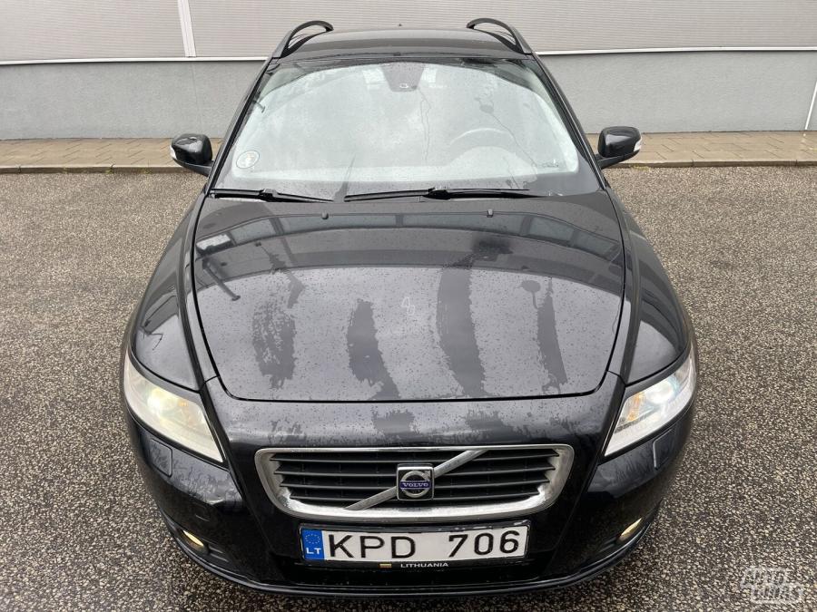 Black Volvo V50 2008 in Vilnius, with an engine capacity of 2.00 L and mileage of 0 thousand km for 1750 €, photo 9 on AUTOMOTO.COM.LV