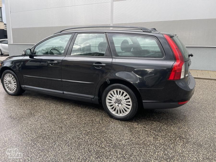 Black Volvo V50 2008 in Vilnius, with an engine capacity of 2.00 L and mileage of 0 thousand km for 1750 €, photo 12 on AUTOMOTO.COM.LV