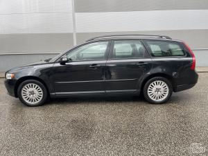Black Volvo V50 2008 in Vilnius, with an engine capacity of 2.00 L and mileage of 0 thousand km for 1750 €, photo 13 on AUTOMOTO.COM.LV