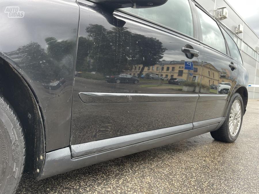 Black Volvo V50 2008 in Vilnius, with an engine capacity of 2.00 L and mileage of 0 thousand km for 1750 €, photo 15 on AUTOMOTO.COM.LV