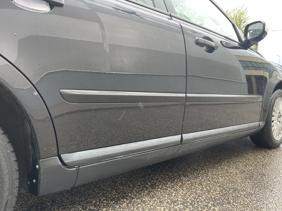 Black Volvo V50 2008 in Vilnius, with an engine capacity of 2.00 L and mileage of 0 thousand km for 1750 €, photo 16 on AUTOMOTO.COM.LV