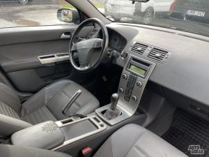 Black Volvo V50 2008 in Vilnius, with an engine capacity of 2.00 L and mileage of 0 thousand km for 1750 €, photo 25 on AUTOMOTO.COM.LV