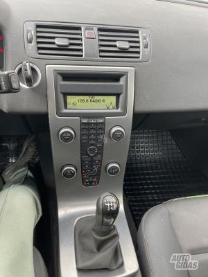Black Volvo V50 2008 in Vilnius, with an engine capacity of 2.00 L and mileage of 0 thousand km for 1750 €, photo 28 on AUTOMOTO.COM.LV