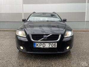Black Volvo V50 2008 in Vilnius, with an engine capacity of 2.00 L and mileage of 300 thousand km for 1850 €, photo 9 on AUTOMOTO.COM.LV