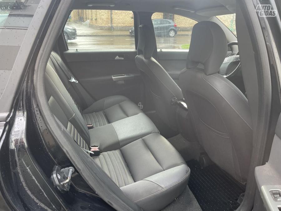 Black Volvo V50 2008 in Vilnius, with an engine capacity of 2.00 L and mileage of 300 thousand km for 1850 €, photo 24 on AUTOMOTO.COM.LV