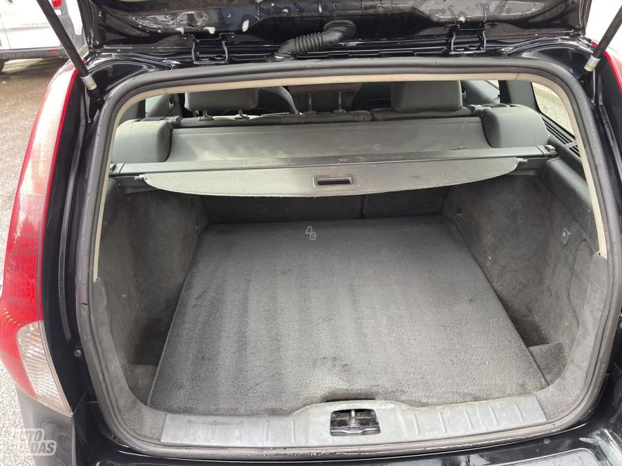 Black Volvo V50 2008 in Vilnius, with an engine capacity of 2.00 L and mileage of 300 thousand km for 1850 €, photo 27 on AUTOMOTO.COM.LV