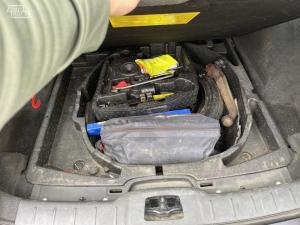 Black Volvo V50 2008 in Vilnius, with an engine capacity of 2.00 L and mileage of 300 thousand km for 1850 €, photo 29 on AUTOMOTO.COM.LV
