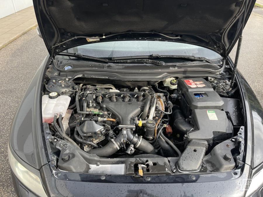 Black Volvo V50 2008 in Vilnius, with an engine capacity of 2.00 L and mileage of 300 thousand km for 1850 €, photo 30 on AUTOMOTO.COM.LV