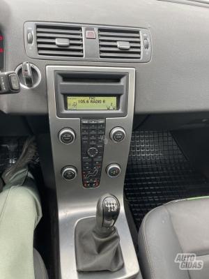 Black Volvo V50 2008 in Vilnius, with an engine capacity of 2.00 L and mileage of 300 thousand km for 1850 €, photo 31 on AUTOMOTO.COM.LV