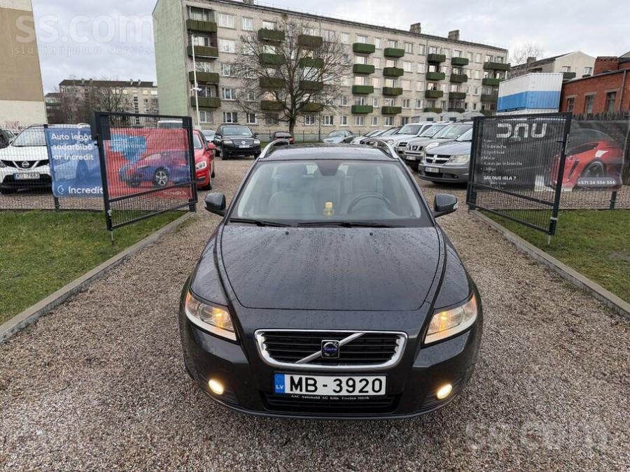 Melns Volvo V50 2009 Ventspils, ar dzinēja tilpumu 1.60 L un nobraukumu 273 tūkst. km par 2950 €, foto 2 vietnē AUTOMOTO.COM.LV