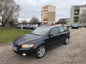 Melns Volvo V50 2009 Ventspils, ar dzinēja tilpumu 1.60 L un nobraukumu 273 tūkst. km par 2950 €, foto 3 vietnē AUTOMOTO.COM.LV