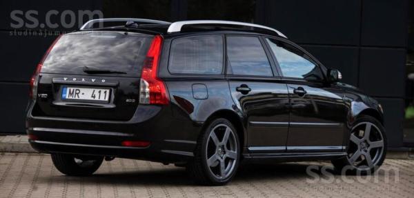 Black Volvo V50 2009 in Riga, with an engine capacity of 2.00 L and mileage of 294 thousand km for 3770 €, photo 5 on AUTOMOTO.COM.LV