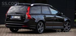 Melns Volvo V50 2009 Rīga, ar dzinēja tilpumu 2.00 L un nobraukumu 294 tūkst. km par 3770 €, foto 5 vietnē AUTOMOTO.COM.LV