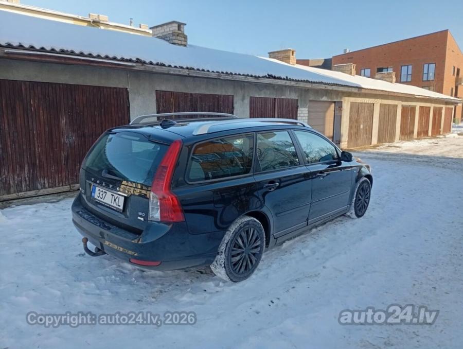 Black Volvo V50 2009 in Tallinn, with an engine capacity of 1.60 L and mileage of 316 thousand km for 3500 €, photo 2 on AUTOMOTO.COM.LV