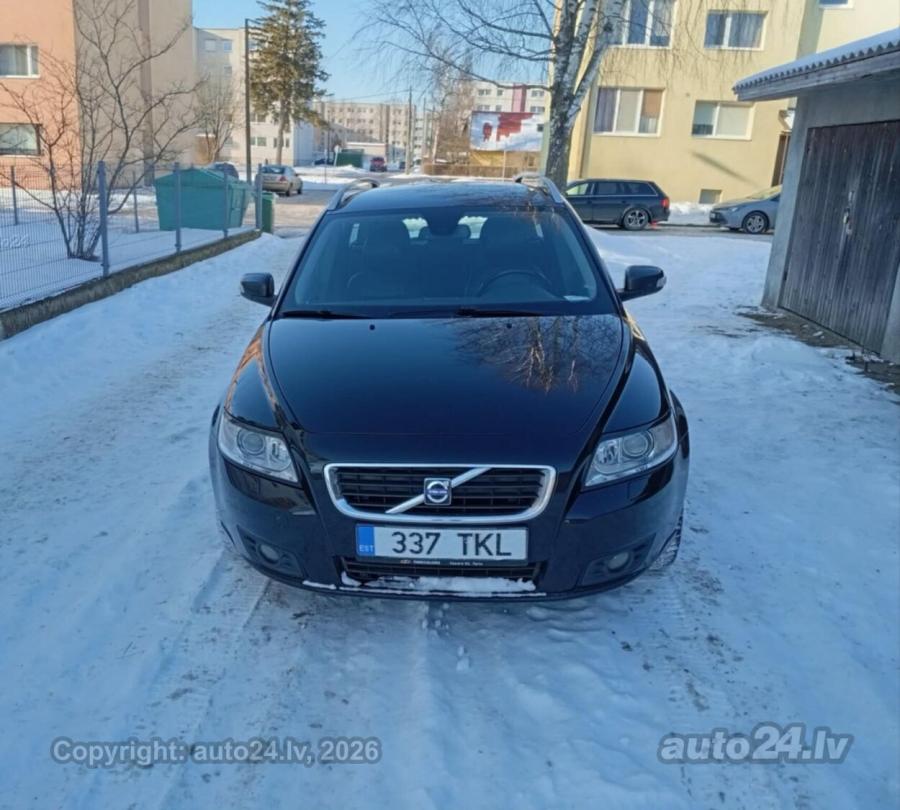 Black Volvo V50 2009 in Tallinn, with an engine capacity of 1.60 L and mileage of 316 thousand km for 3500 €, photo 3 on AUTOMOTO.COM.LV