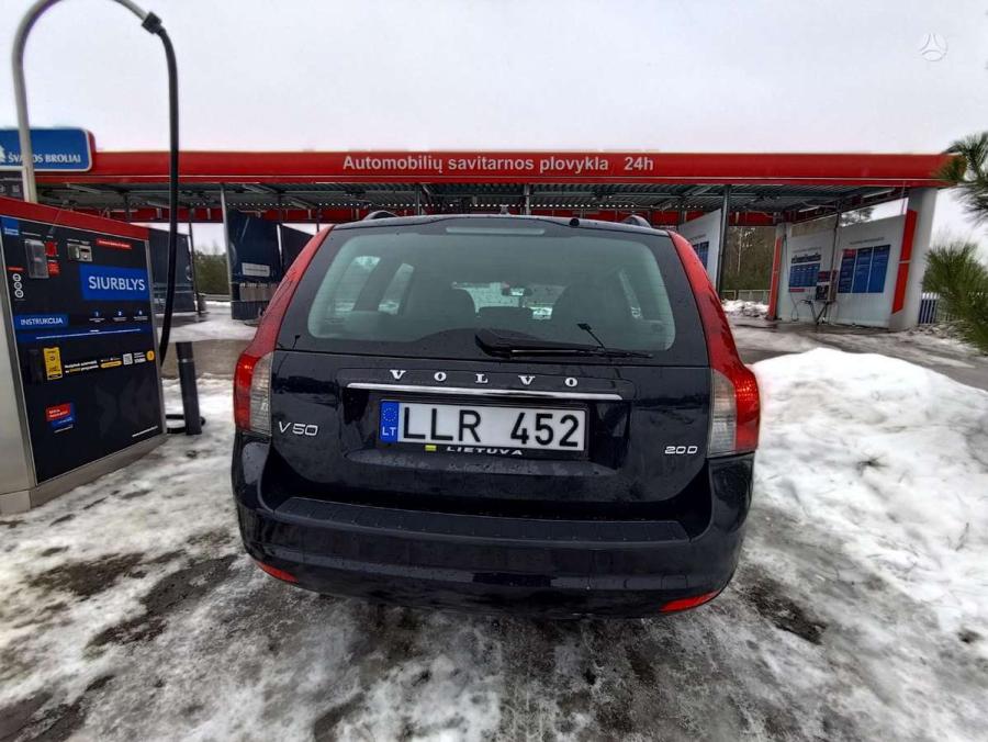 Black Volvo V50 2009 in Vilnius, with an engine capacity of 2.00 L and mileage of 304 thousand km for 3500 €, photo 7 on AUTOMOTO.COM.LV
