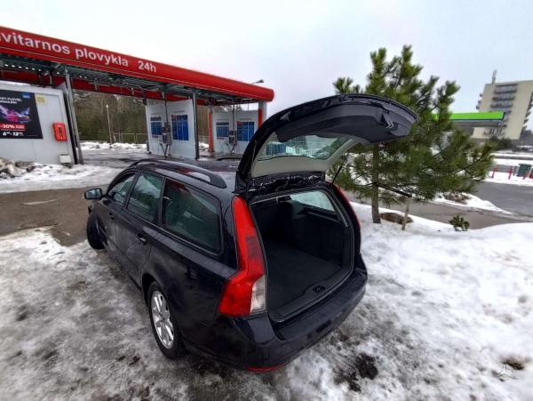 Melns Volvo V50 2009 Viļņa, ar dzinēja tilpumu 2.00 L un nobraukumu 304 tūkst. km par 3500 €, foto 10 vietnē AUTOMOTO.COM.LV