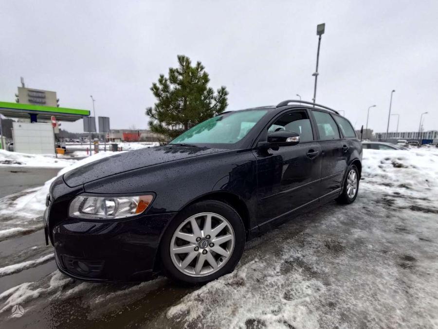 Black Volvo V50 2009 in Vilnius, with an engine capacity of 2.00 L and mileage of 304 thousand km for 3500 €, photo 22 on AUTOMOTO.COM.LV