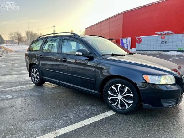 Melns Volvo V50 2009 Kauņa, ar dzinēja tilpumu 1.60 L un nobraukumu 337 tūkst. km par 2650 €, foto 2 vietnē AUTOMOTO.COM.LV