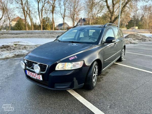Melns Volvo V50 2009 Kauņa, ar dzinēja tilpumu 1.60 L un nobraukumu 337 tūkst. km par 2650 €, foto 3 vietnē AUTOMOTO.COM.LV