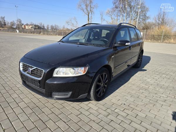 Black Volvo V50 2009 in Marijampole, with an engine capacity of 1.60 L and mileage of 277 thousand km for 2500 €, photo 1 on AUTOMOTO.COM.LV