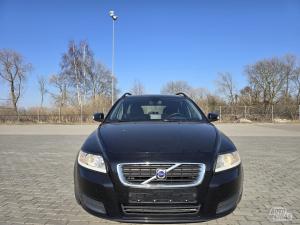 Melns Volvo V50 2009 Marijampole, ar dzinēja tilpumu 1.60 L un nobraukumu 277 tūkst. km par 2500 €, foto 2 vietnē AUTOMOTO.COM.LV
