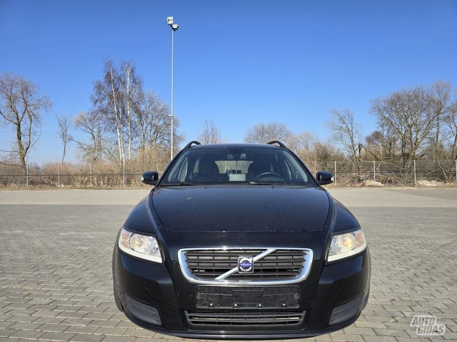 Melns Volvo V50 2009 Marijampole, ar dzinēja tilpumu 1.60 L un nobraukumu 277 tūkst. km par 2500 €, foto 2 vietnē AUTOMOTO.COM.LV