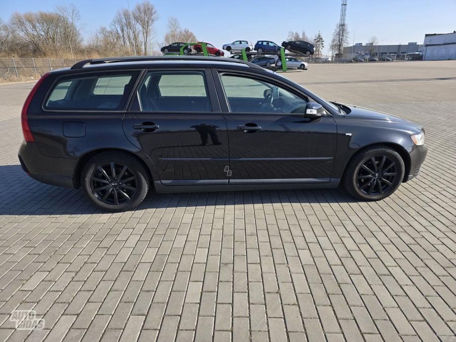 Melns Volvo V50 2009 Marijampole, ar dzinēja tilpumu 1.60 L un nobraukumu 277 tūkst. km par 2500 €, foto 4 vietnē AUTOMOTO.COM.LV