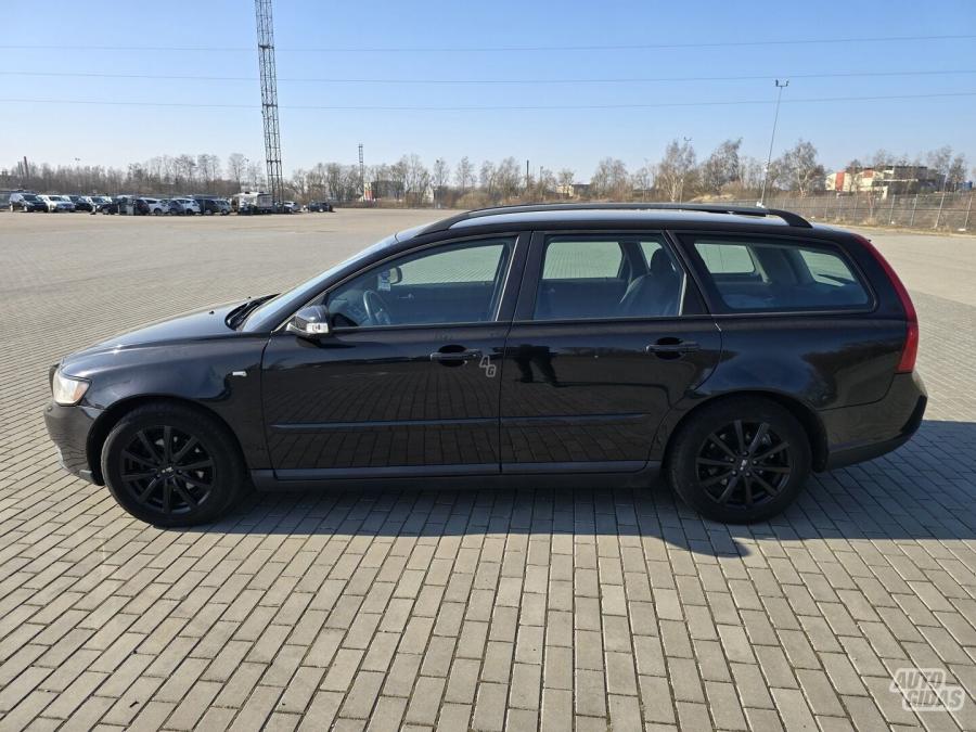 Melns Volvo V50 2009 Marijampole, ar dzinēja tilpumu 1.60 L un nobraukumu 277 tūkst. km par 2500 €, foto 5 vietnē AUTOMOTO.COM.LV