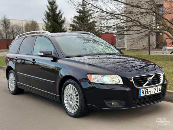 Melns Volvo V50 2009 Kauņa, ar dzinēja tilpumu 2.00 L un nobraukumu 247 tūkst. km par 3500 €, foto 1 vietnē AUTOMOTO.COM.LV