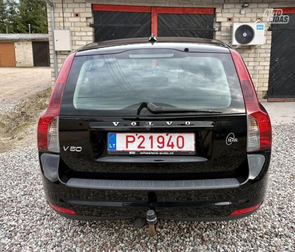 Melns Volvo V50 2009 Tauragė, ar dzinēja tilpumu 1.60 L un nobraukumu 28 tūkst. km par 2450 €, foto 3 vietnē AUTOMOTO.COM.LV