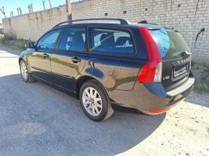 Melns Volvo V50 2009 Marijampole, ar dzinēja tilpumu 2.00 L un nobraukumu 253 tūkst. km par 3350 €, foto 4 vietnē AUTOMOTO.COM.LV