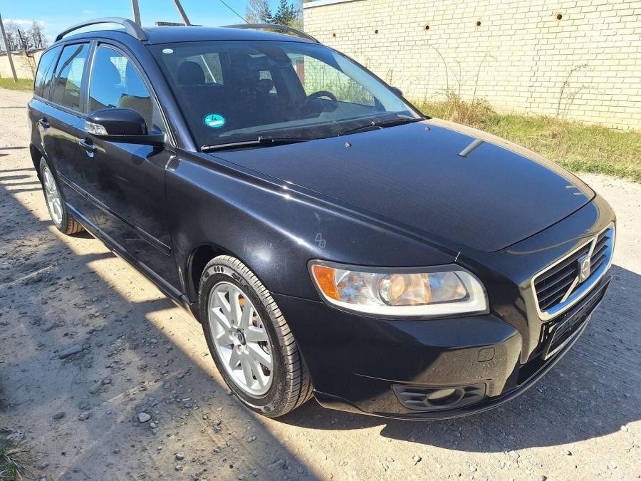 Melns Volvo V50 2009 Marijampole, ar dzinēja tilpumu 2.00 L un nobraukumu 253 tūkst. km par 3350 €, foto 7 vietnē AUTOMOTO.COM.LV