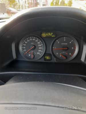 Black Volvo V50 2009 in Tartu, with an engine capacity of 1.60 L and mileage of 248 thousand km for 2800 €, photo  on AUTOMOTO.COM.LV