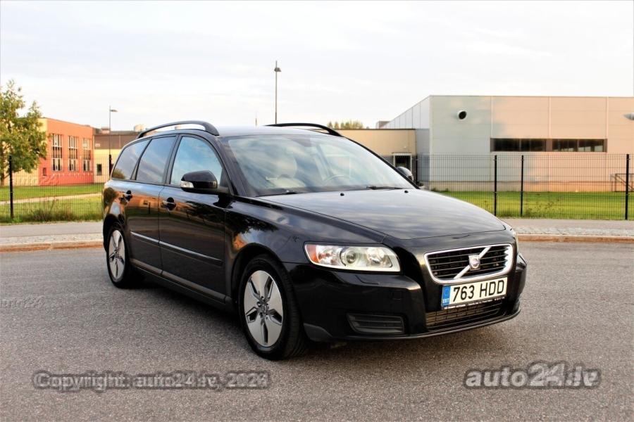 Melns Volvo V50 2009 Tartu, ar dzinēja tilpumu 1.60 L un nobraukumu 248 tūkst. km par 2800 €, foto 3 vietnē AUTOMOTO.COM.LV