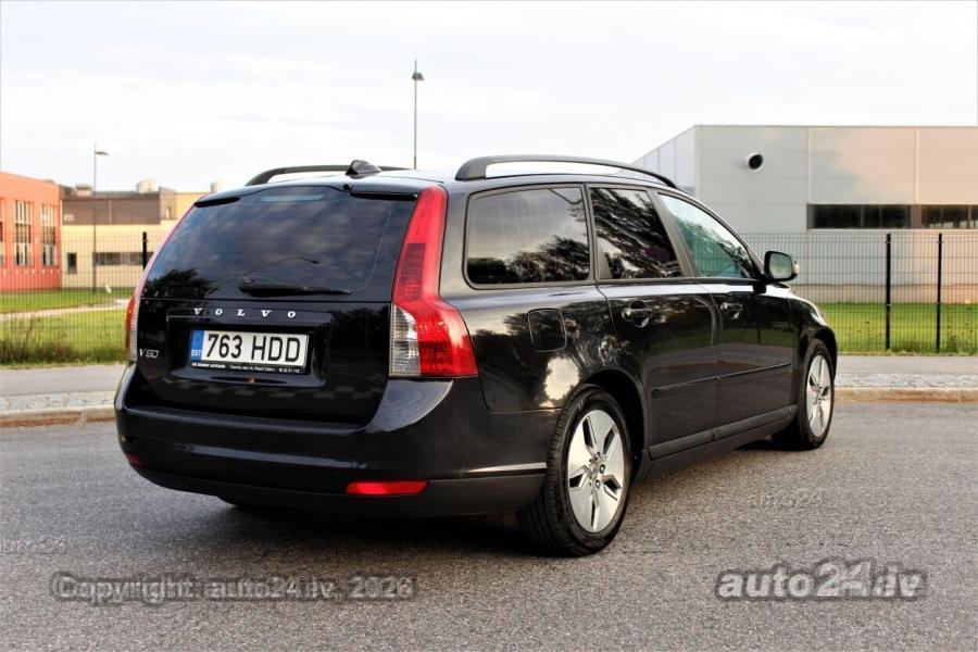 Melns Volvo V50 2009 Tartu, ar dzinēja tilpumu 1.60 L un nobraukumu 248 tūkst. km par 2800 €, foto 8 vietnē AUTOMOTO.COM.LV