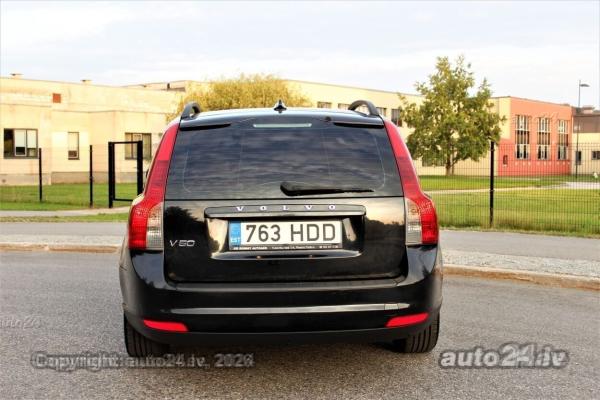 Black Volvo V50 2009 in Tartu, with an engine capacity of 1.60 L and mileage of 248 thousand km for 2800 €, photo 8 on AUTOMOTO.COM.LV