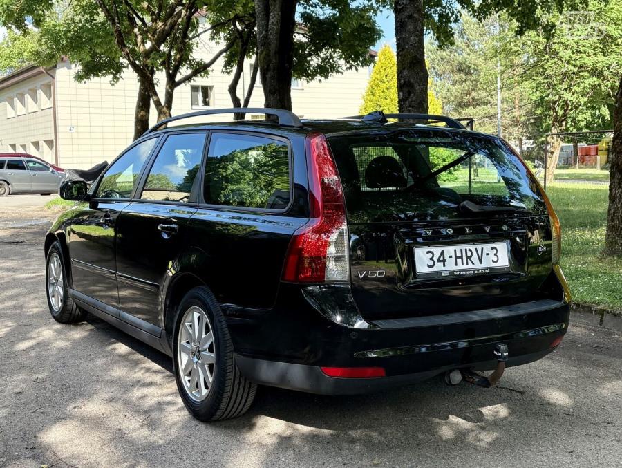 Черный Вольво В50 2009 в Таураге, объемом двигателя 1.60 л и пробегом 273 тыс. км за 2700 €, фото 3 на AUTOMOTO.COM.LV