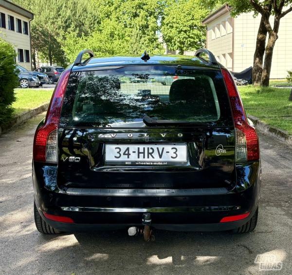 Melns Volvo V50 2009 Tauragė, ar dzinēja tilpumu 1.60 L un nobraukumu 273 tūkst. km par 2700 €, foto 3 vietnē AUTOMOTO.COM.LV