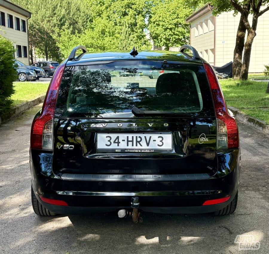 Черный Вольво В50 2009 в Таураге, объемом двигателя 1.60 л и пробегом 273 тыс. км за 2700 €, фото 4 на AUTOMOTO.COM.LV