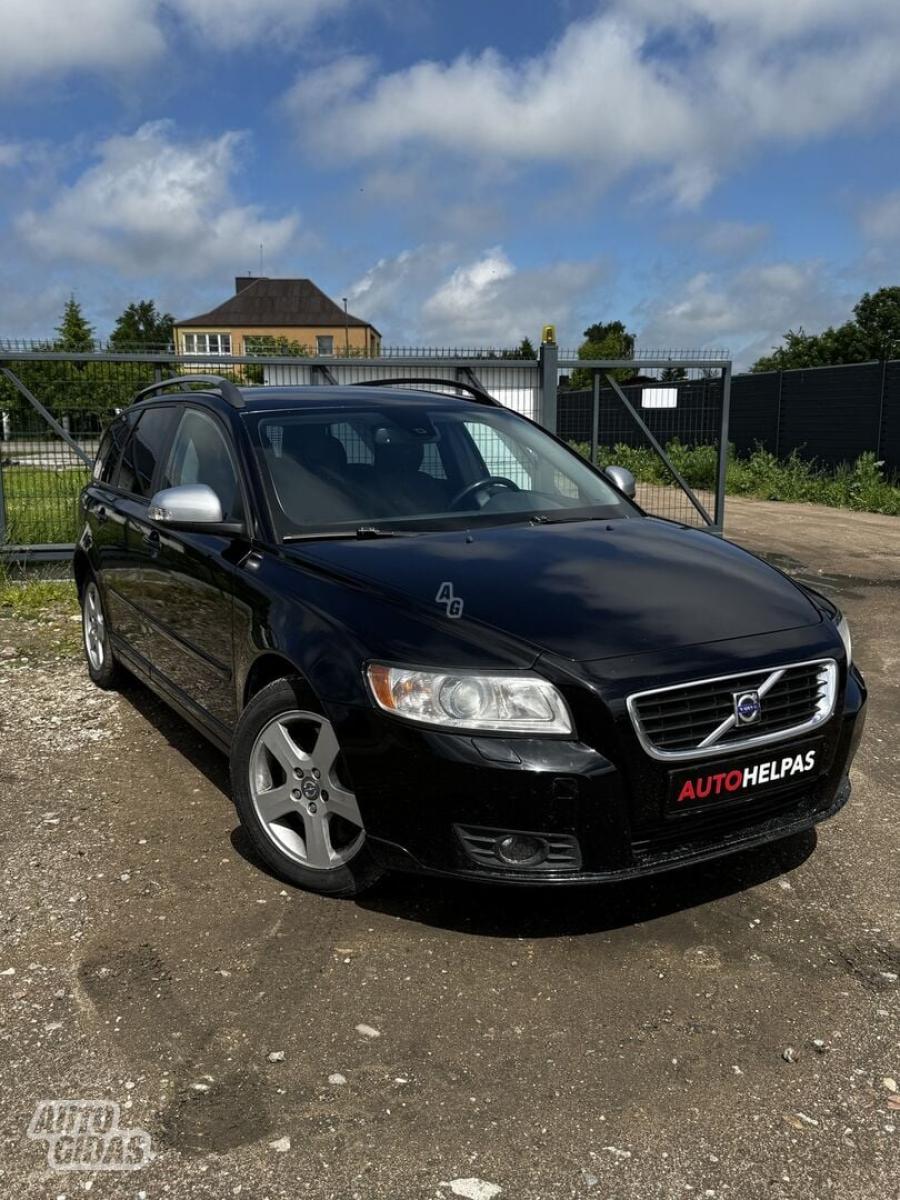 Melns Volvo V50 2009 Klaipėda, ar dzinēja tilpumu 2.40 L un nobraukumu 270 tūkst. km par 3899 €, foto 1 vietnē AUTOMOTO.COM.LV
