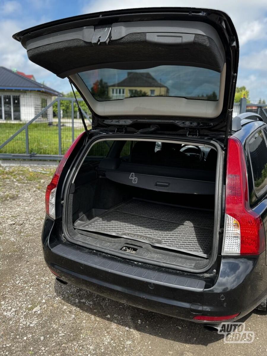 Melns Volvo V50 2009 Klaipėda, ar dzinēja tilpumu 2.40 L un nobraukumu 270 tūkst. km par 3899 €, foto 8 vietnē AUTOMOTO.COM.LV